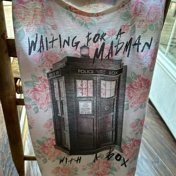 Ripple Junction | Tops | Doctor Who Floral Tank Size M | Poshmark